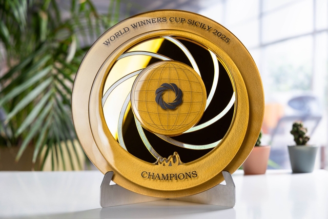 Glass awards, metal trophies, Laser 3D crystal engraving - AWARD AND ...